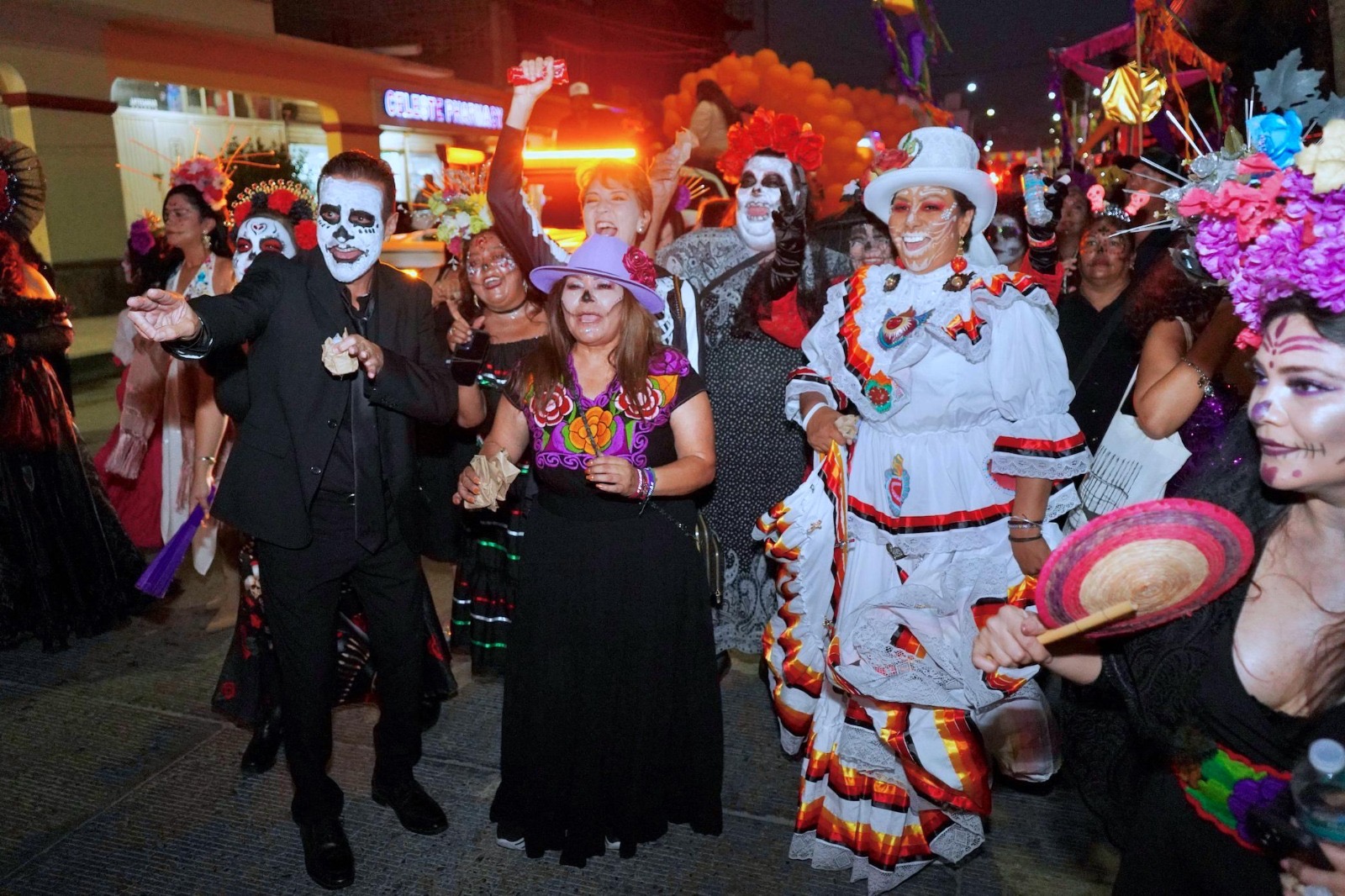 Celebran Día de Muertos en el Centro de Cabo San Lucas | California en ...